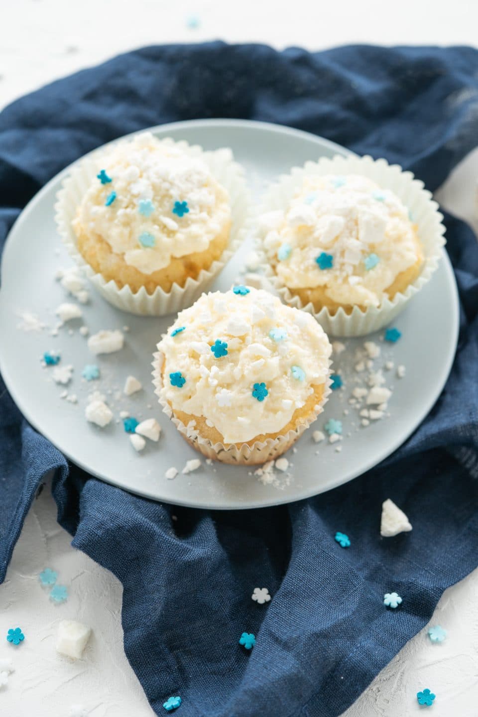 Snowflake Cupcakes with Coconut and Lemon